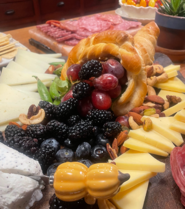 How to make a Crescent Dough Cornucopia (and slay Thanksgiving) - grace ...